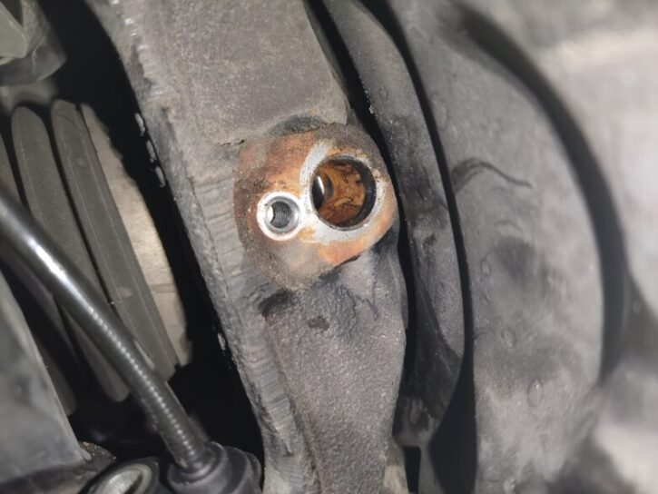 BMWのDSCパルスセンサー(車速センサー)を交換してみた【F30】 | 車バイク紹介ブログ